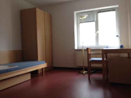 Möbiliertes, saniertes Wohnheim-Zimmer, 3er-Weg, 15m2 - Möblierte WG ...
