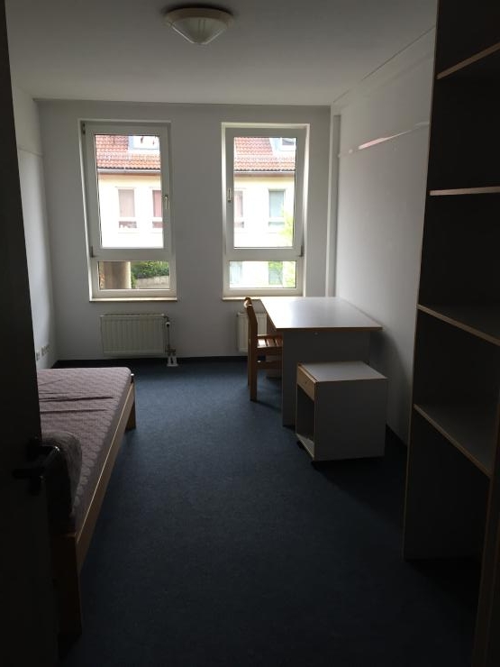 Möbliertes 15qm Zimmer im Wohnheim Henkestraße - Möblierte WG Erlangen ...