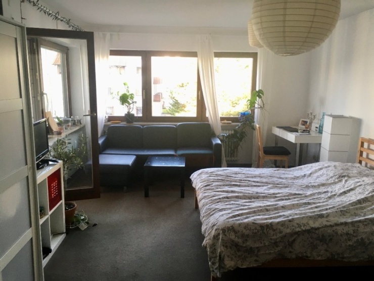 schönes, großes, helles WG-Zimmer mit eigenem Balkon - WG-Zimmer in Friedrichshafen
