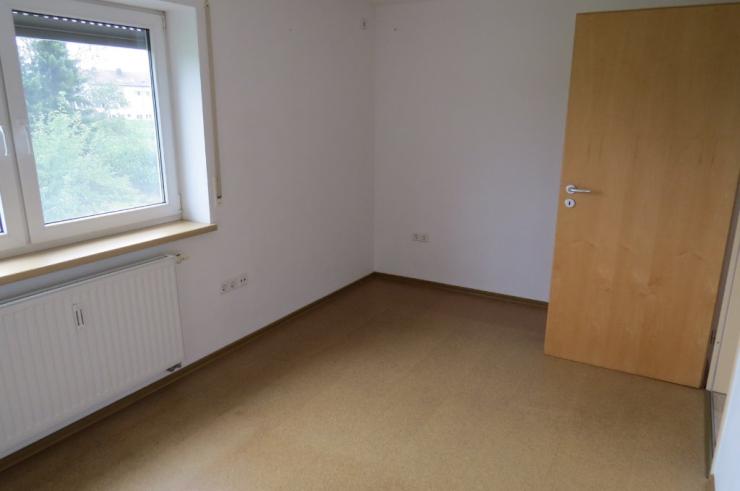 Helles Zimmer mit Balkon im EG - WG-Zimmer in Weingarten-Weingarten