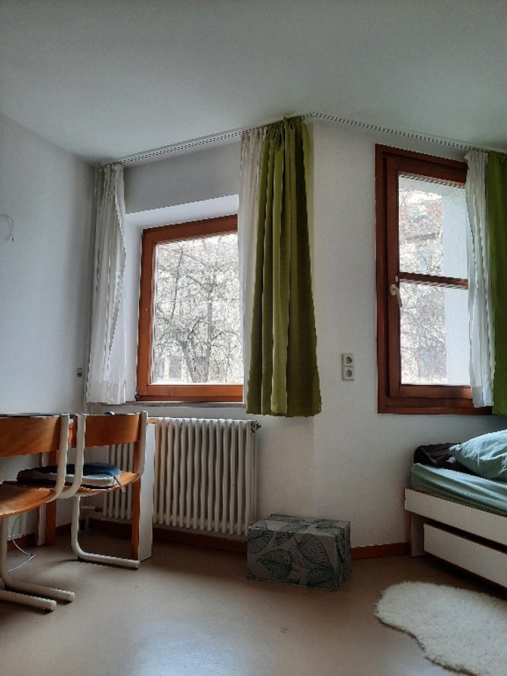 Zentral gelegenes WG Zimmer in 2er-WG (Wohnheim) - Möbliertes Zimmer ...