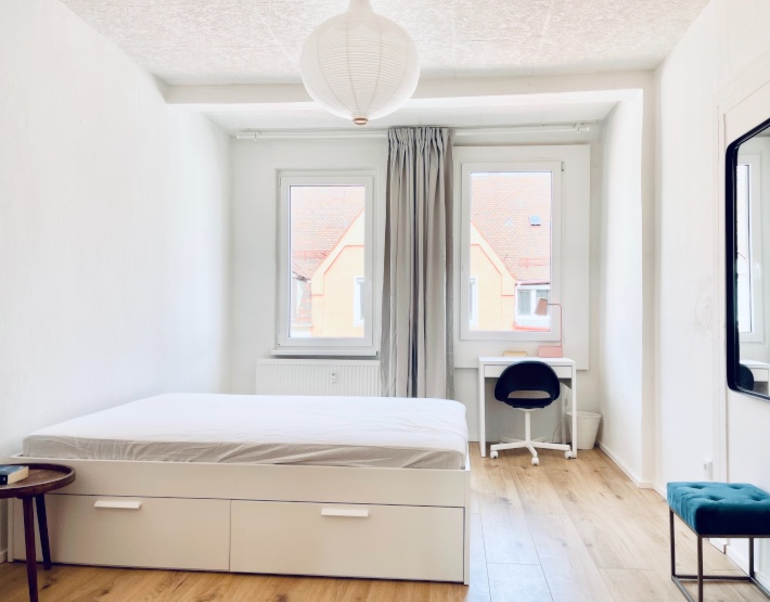 Helles&schönes WG-Zimmer in neu renovierter 3er WG mit Balkon - WG-Zimmer in Nürnberg-Glockenhof