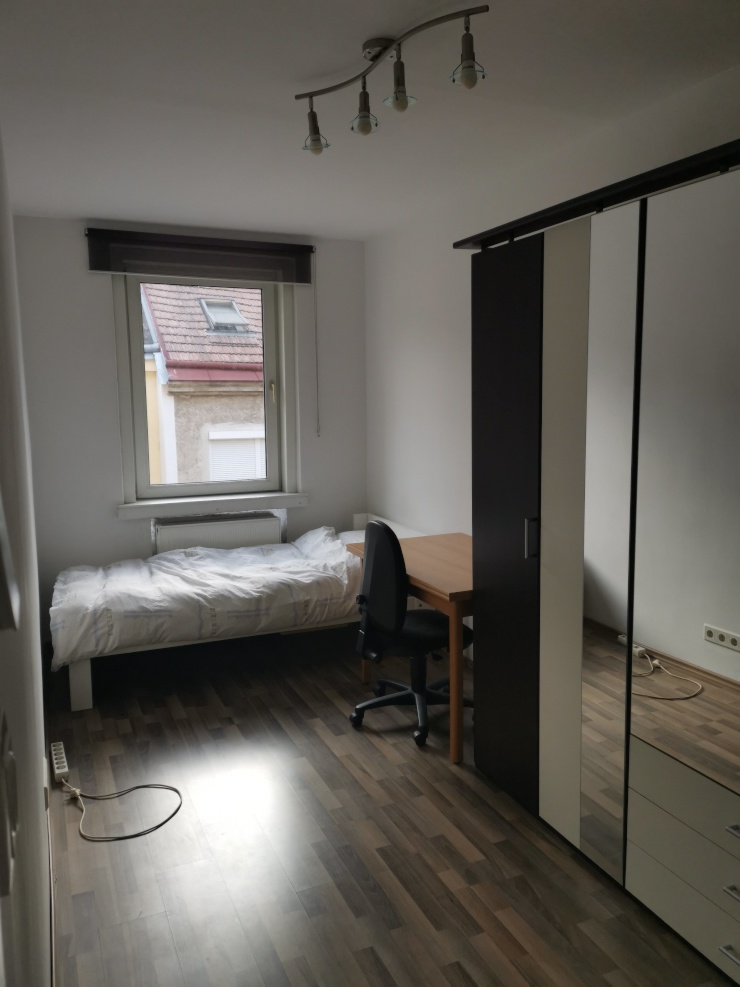 16m2 Zimmer 10min vom Stephansplatz/ 16m2 room 10min from city center ...