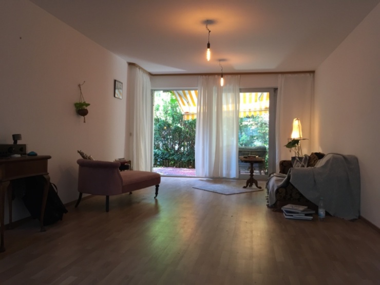 Furnished Room in beautiful 125m2 flat in green and quiet Grunewald ...