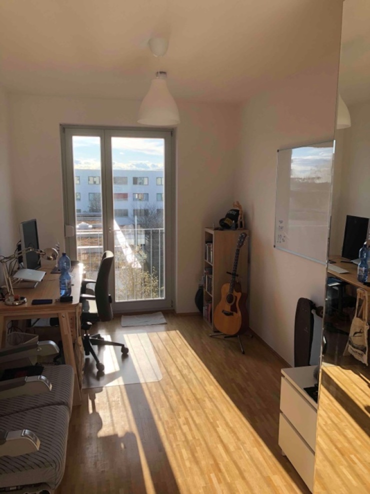 Helles Zimmer in 3er WG im Riemer Park, direkt an U2 - WG Zimmer in ...