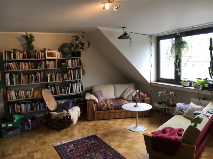 Zwischenmiete in WG mit fancy Wohnzimmer - WGs in Köln-Kalk