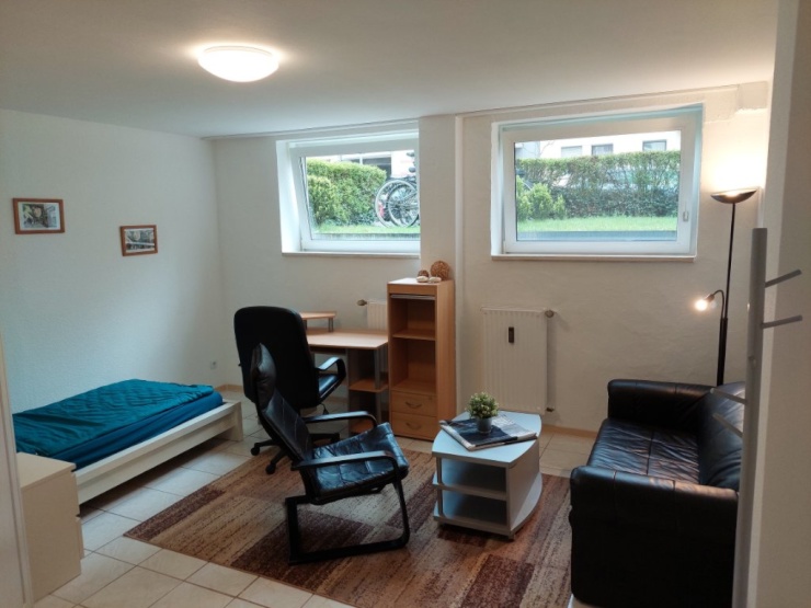 Neu renoviertes Zimmer, ruhig und trotzdem zentral gelegen! //New ...