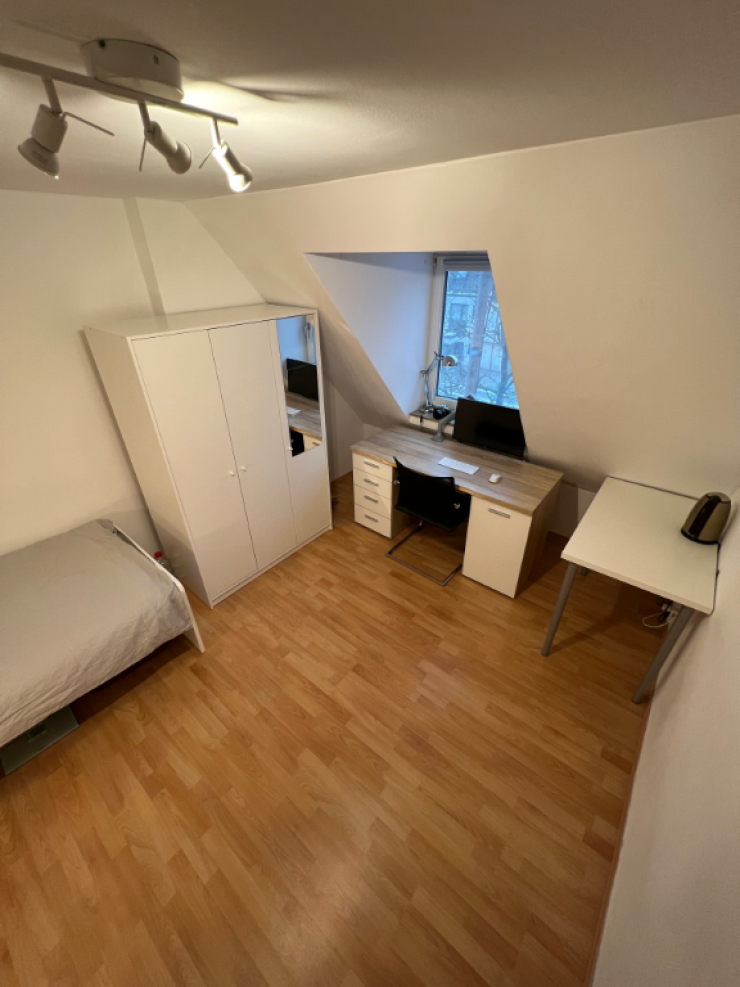 Studenten-WG 15 Minuten weg von der Universität mit U6 ...