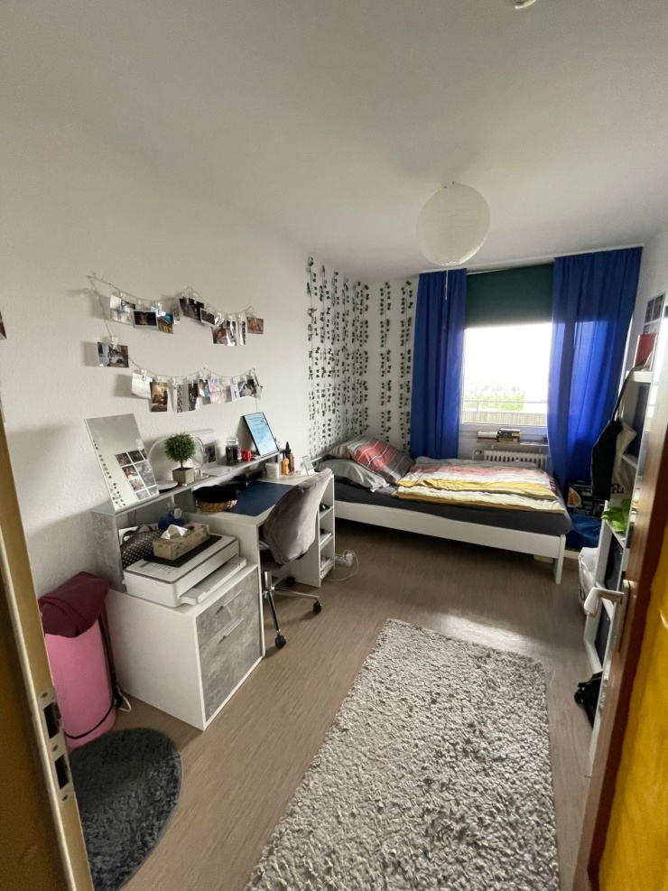 Günstiges WG-Zimmer in großer Wohnung mit Balkon - WG Erlangen-Bruck