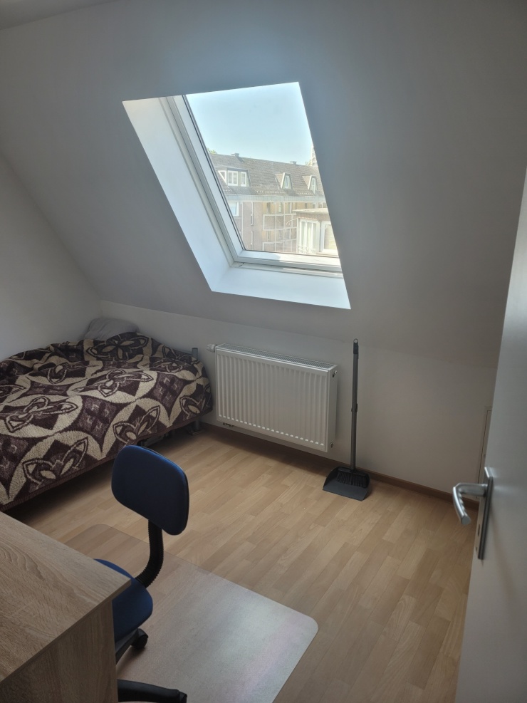 Gemütliches Studentenzimmer im Hubertusviertel - Möbliertes WG Zimmer ...