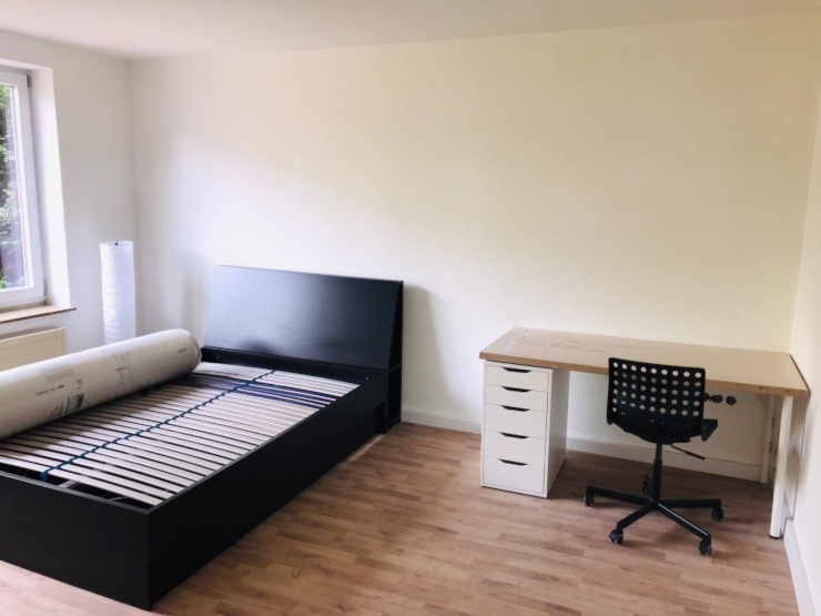 Möbliertes Studentenzimmer in einer EG-Wohnung (Uni Nähe) - Möbliertes ...