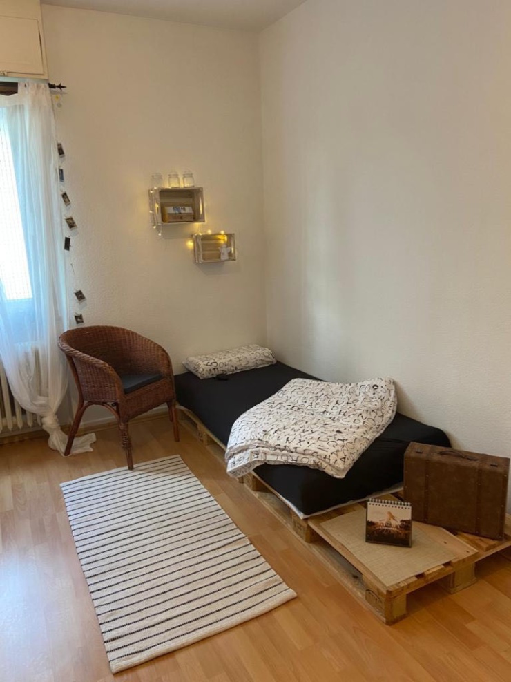 schönes WG-Zimmer in 5- Mädels WG - Wohngemeinschaften in Koblenz-Lützel