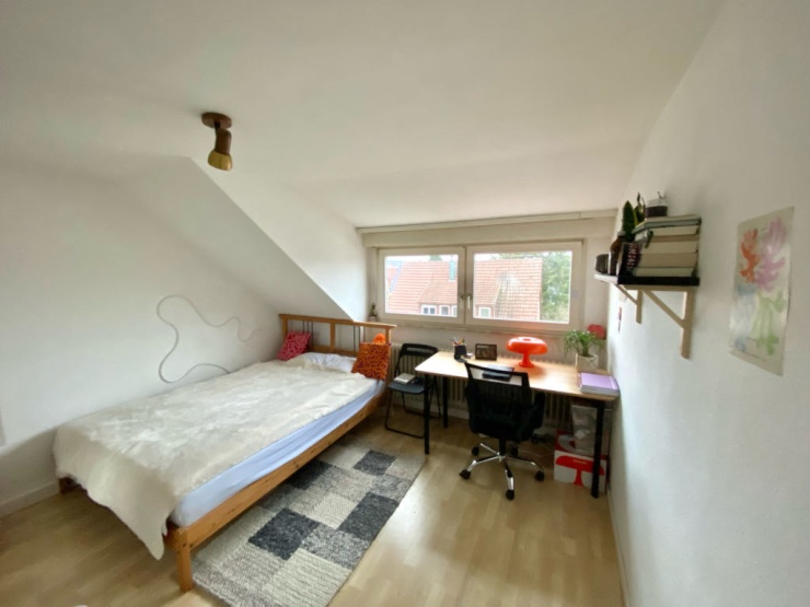 Helles Wg-Zimmer in Stuttgart-Vaihingen- Nachmieter gesucht! - Zimmer Stuttgart-Vaihingen