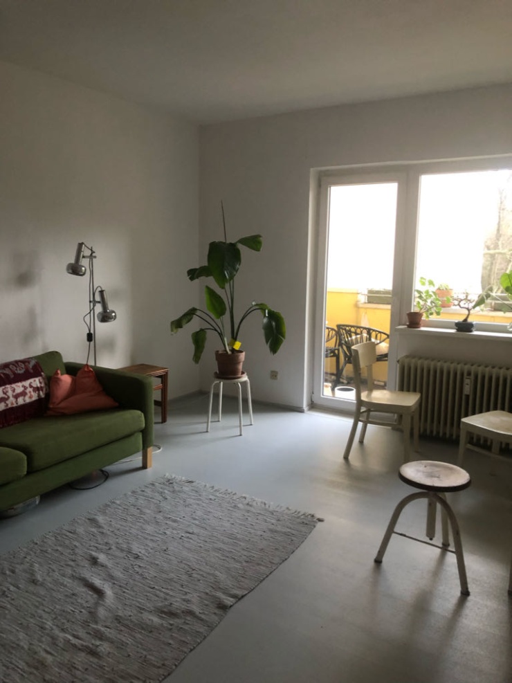 Schönes helles Zimmer mit Balkon - Möblierte WG Berlin-Neukölln
