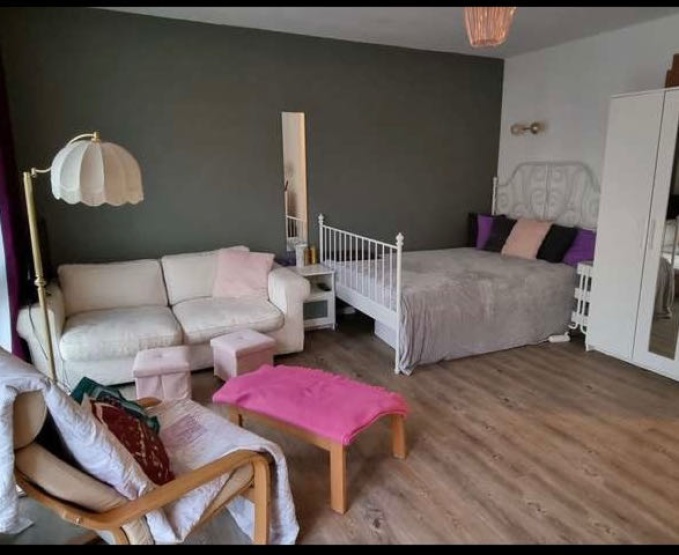 1 Zimmer Apartment in Potsdam Eiche von 1.9.24 bis 1.2.25 (Dach darf die Wohnung als Hauptmieter ...