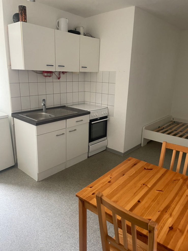 Möblierte Einzimmerwohnung mit geteiltem Bad - 1-Zimmer-Wohnung in Karlsruhe