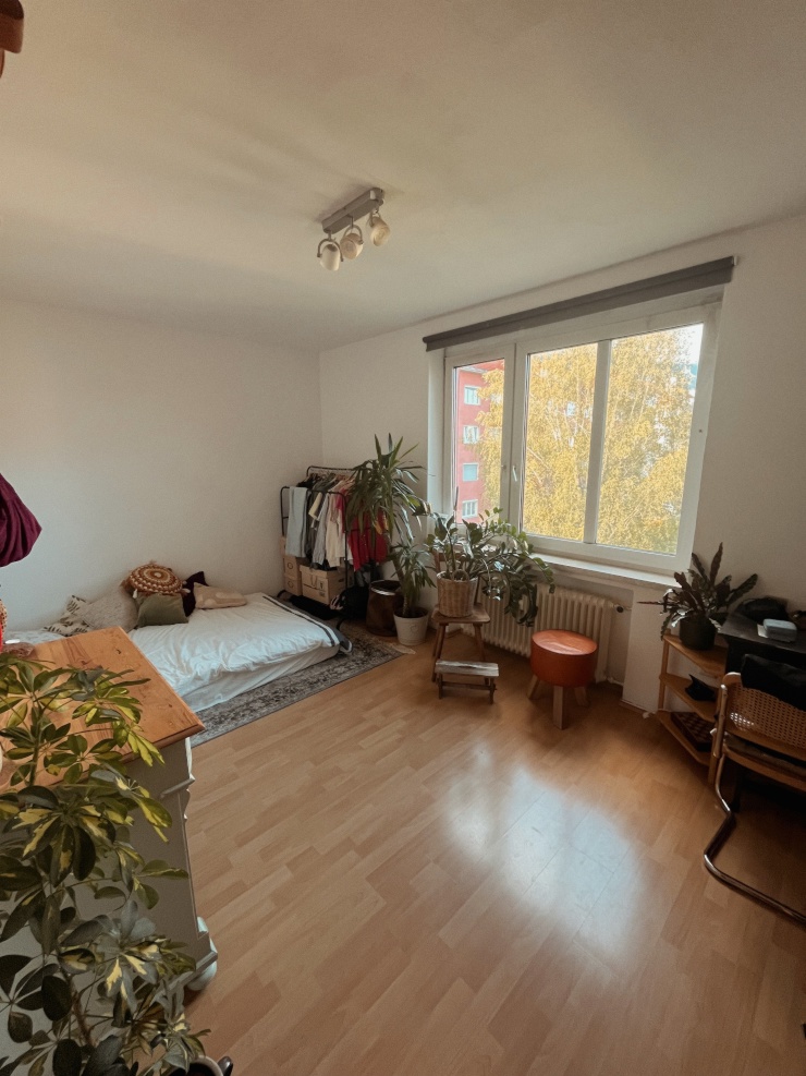 ANFRAGE STOP!!! Helles Zimmer mit Blick auf die Nordkette in 3-Zimmer-Wohnung ...