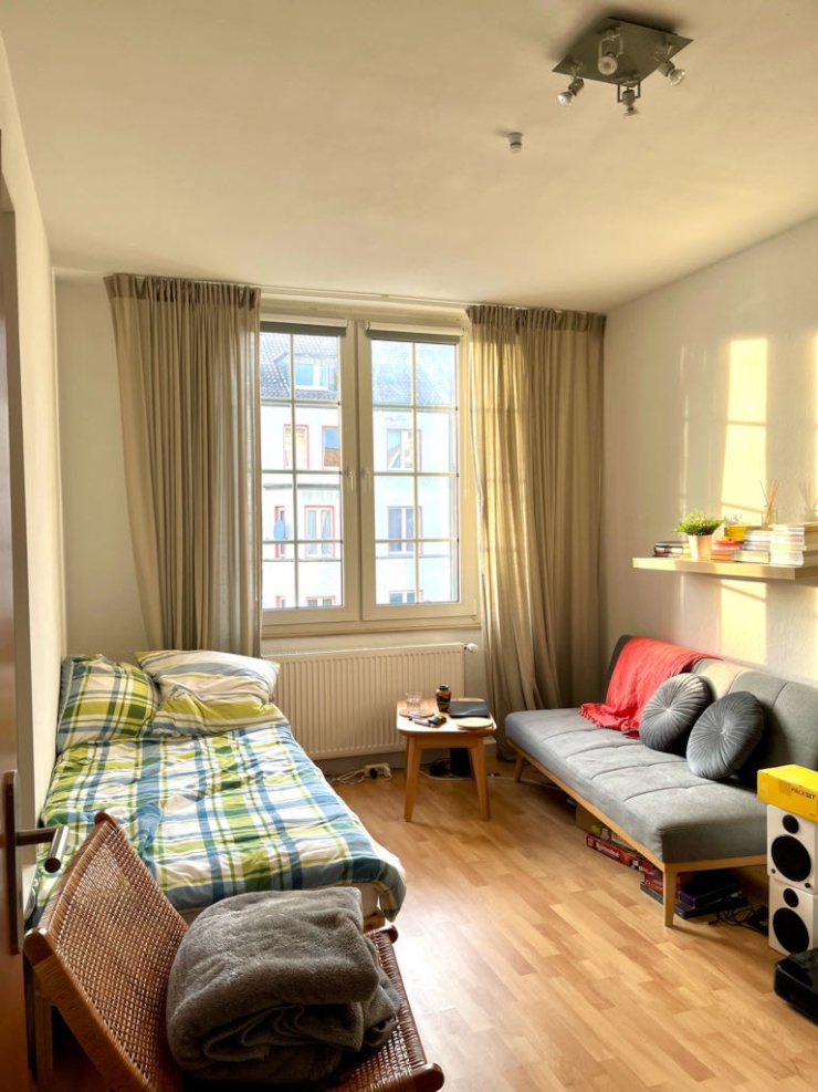 Teilmöbilierte Studentenwohnung mit Küche & Loggia - 1-Zimmer-Wohnung ...