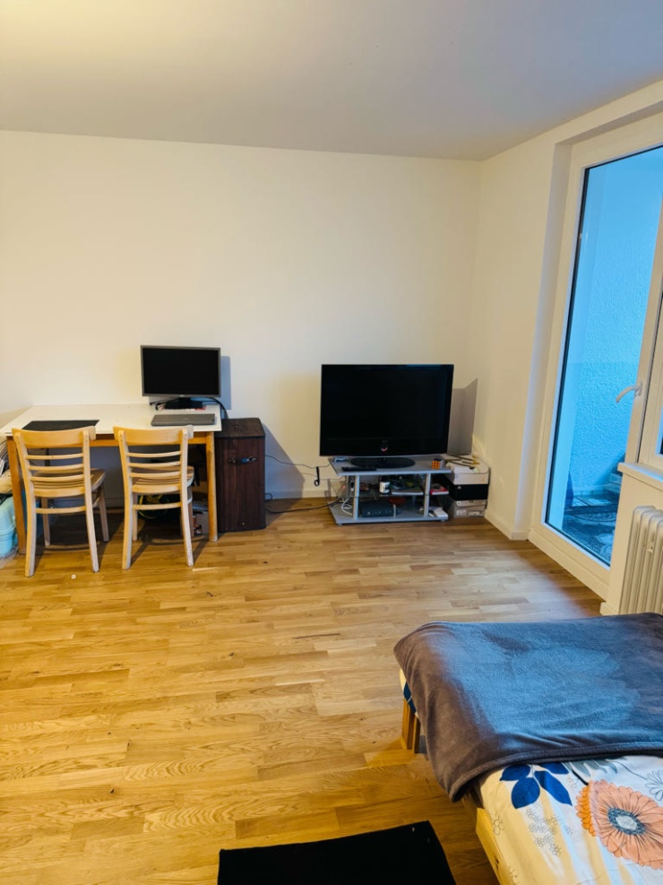 Space available for one in a shared room apartment - WG-Zimmer in ...